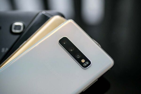 How long do samsung phones last? Explained - Gadgetroyale